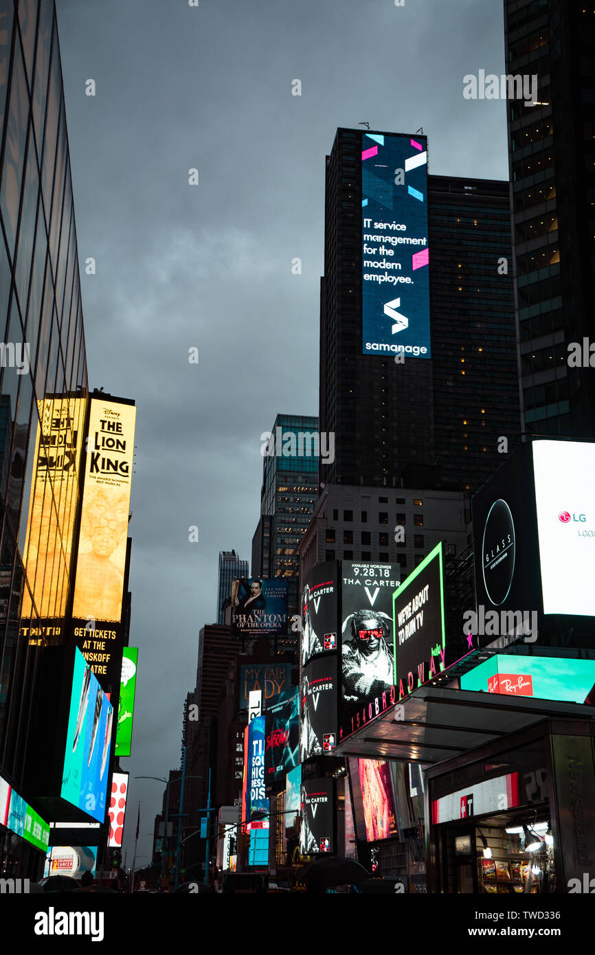 Times Square on rainy day, foggy outside Stock Photo - Alamy