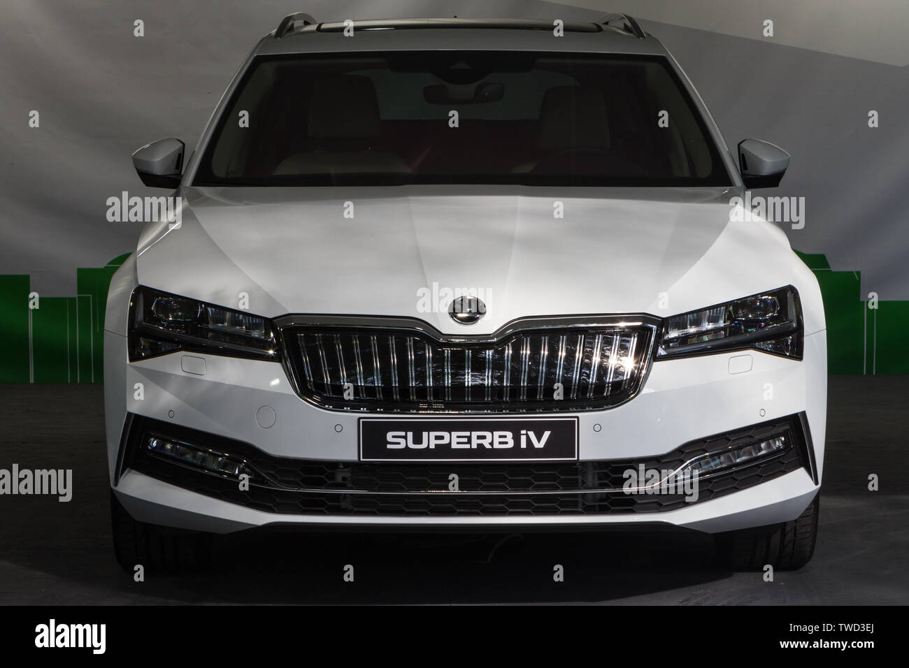 Front view of Skoda Superb iV plug-in. 2019 edition of Parco Valentino ...