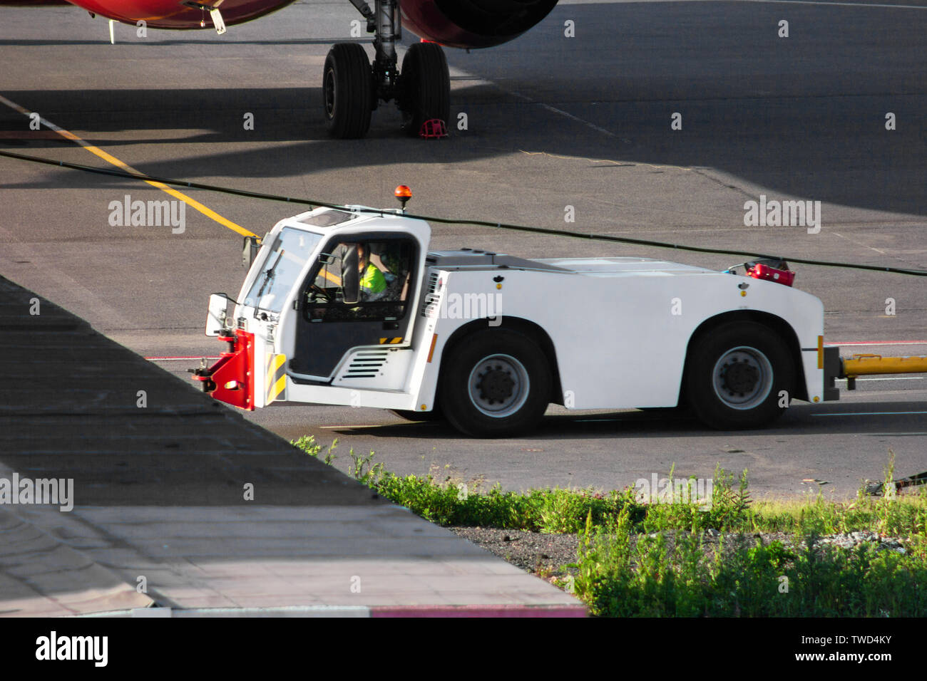 airport ground handling puller tug Stock Photo - Alamy