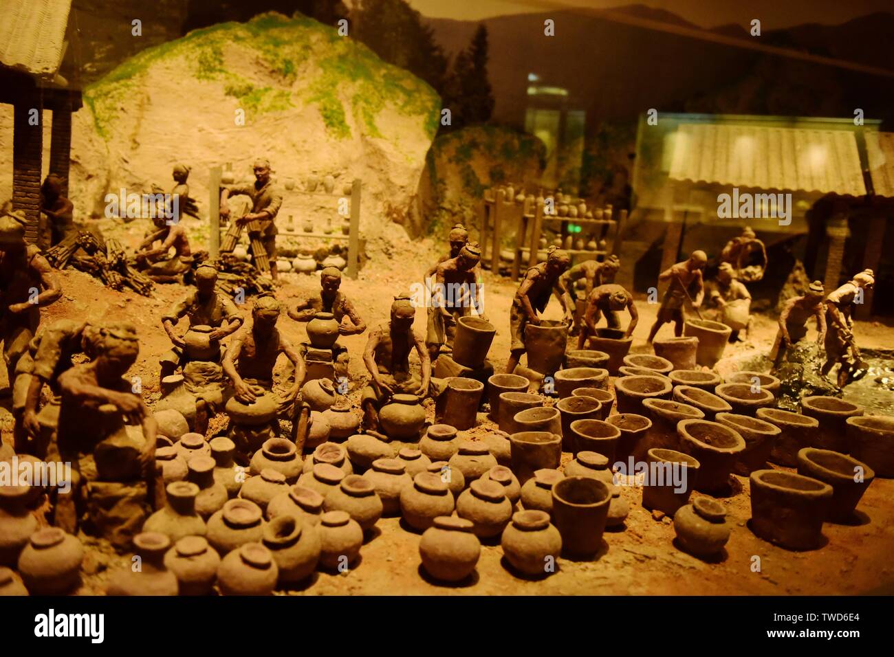 Pottery making sculpture museum hi-res stock photography and images - Alamy
