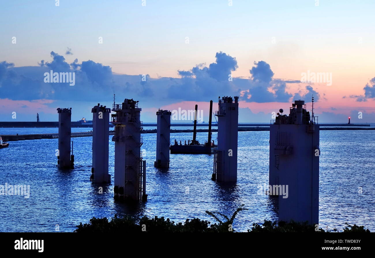 Pylons project hi-res stock photography and images - Alamy