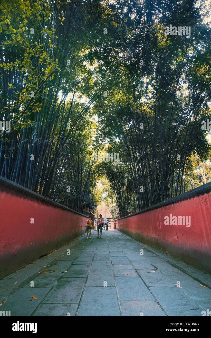 Towering red walls hi-res stock photography and images - Alamy