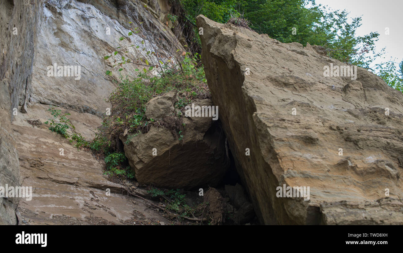 River bank collapse hi-res stock photography and images - Alamy