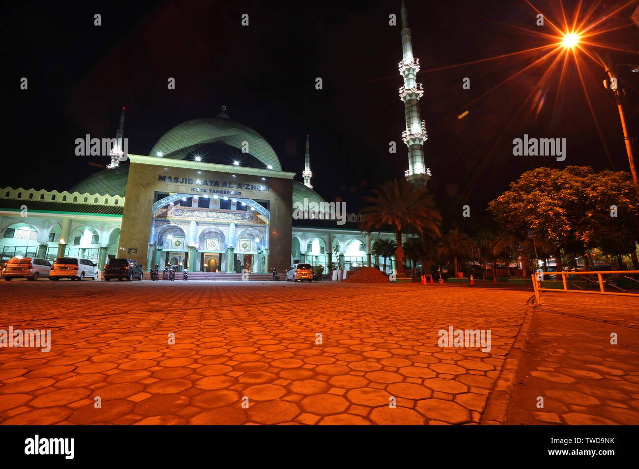 Masjid Raya Al Azhom Mosque at Night, Tangerang, Banten, Indonesia ...