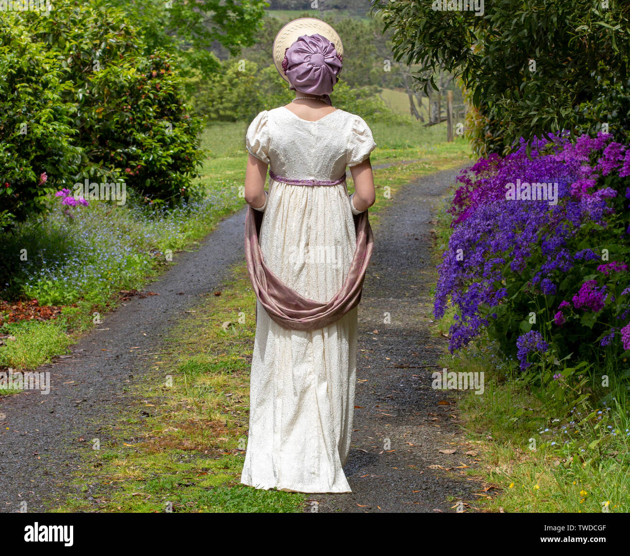 Regency Woman Photography Set