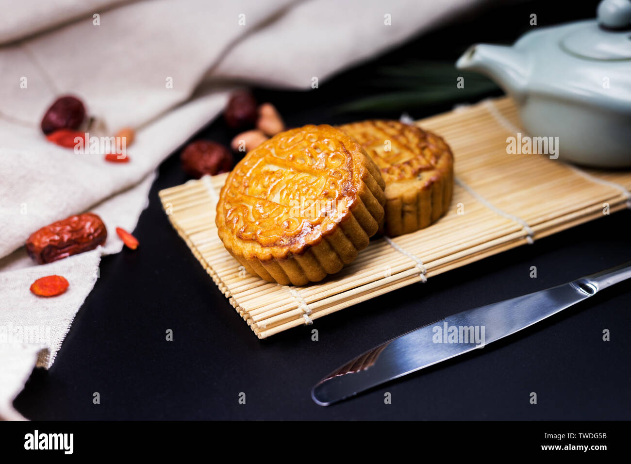 Chinese traditional cuisine Mid-Autumn Festival moon cake tea set Stock ...