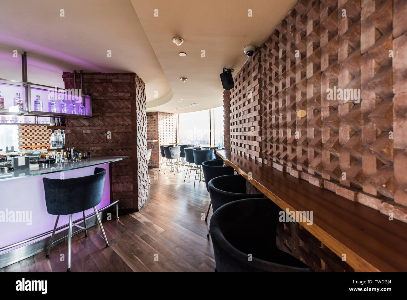 Shanghai Bund Bar Stock Photo - Alamy