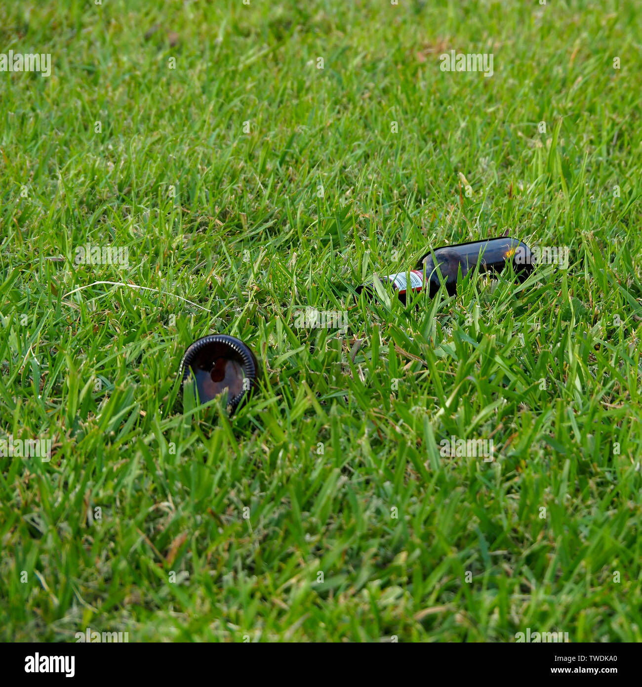 Leave rubbish behind hi-res stock photography and images - Alamy