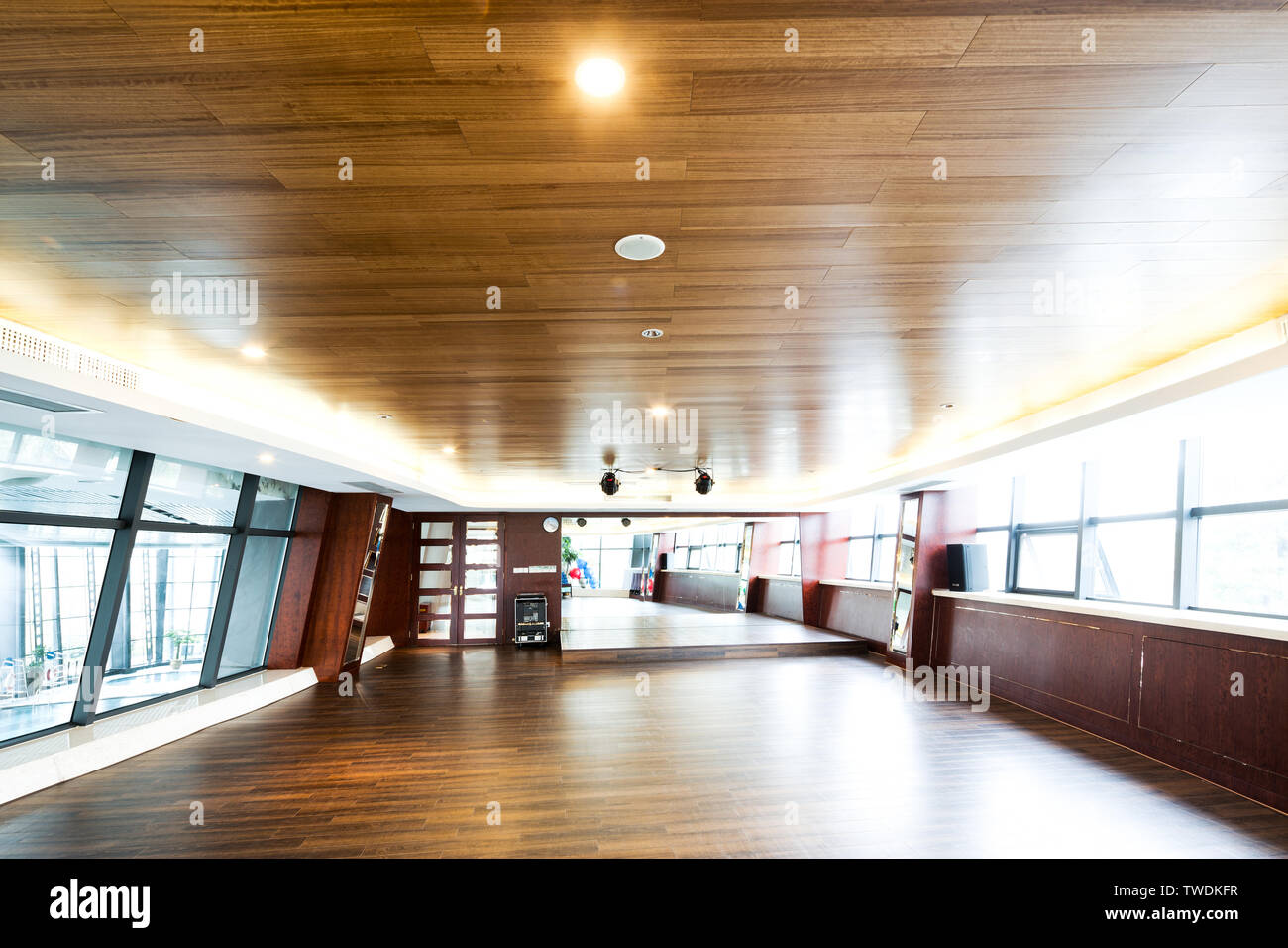 Interior of empty rooms in modern photography Stock Photo - Alamy