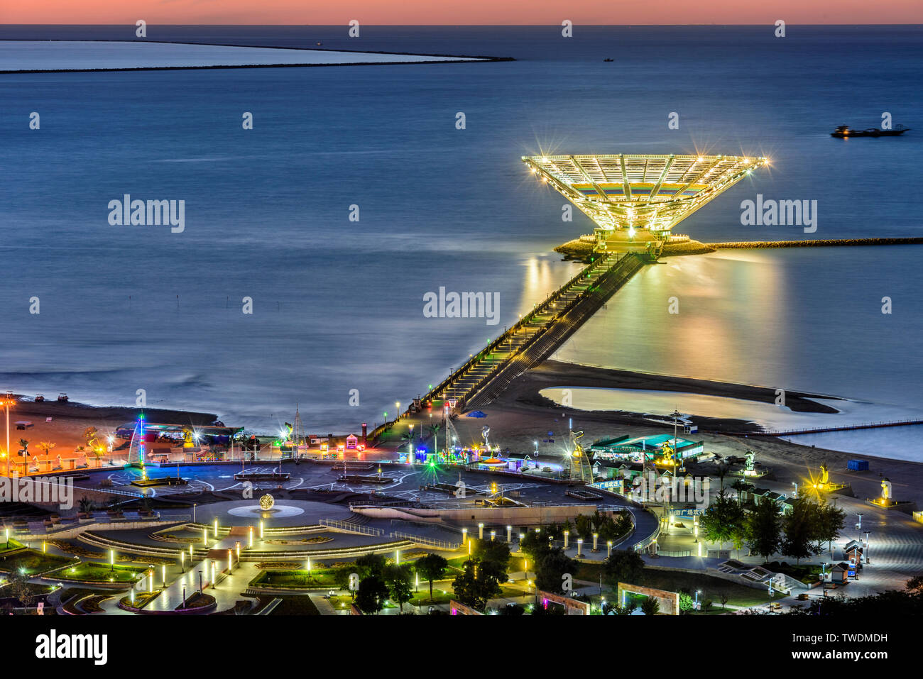 mountain sea square Stock Photo - Alamy