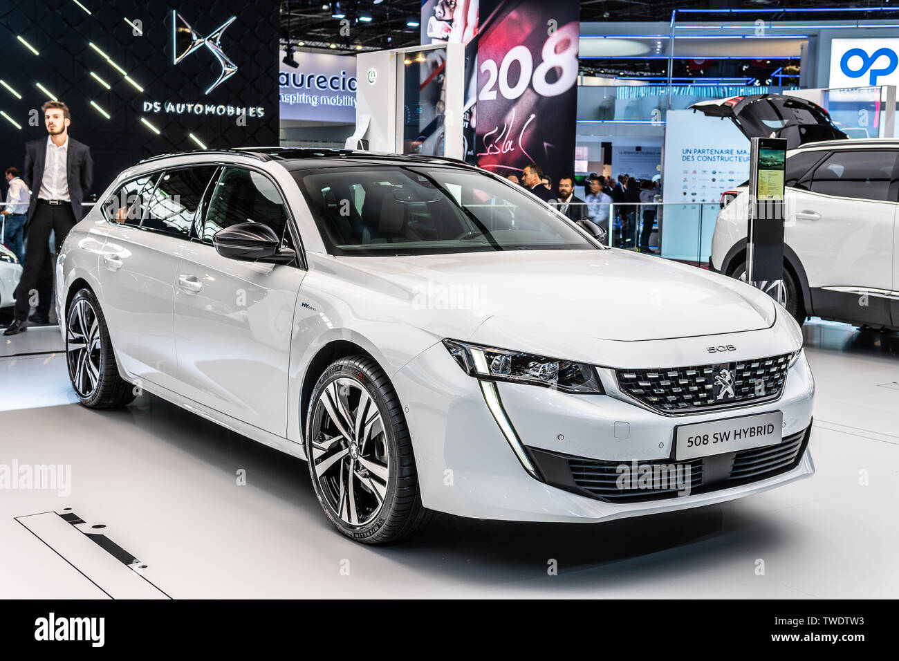 Paris, France, October 02, 2018 electric plug in all new Peugeot 508 SW ...