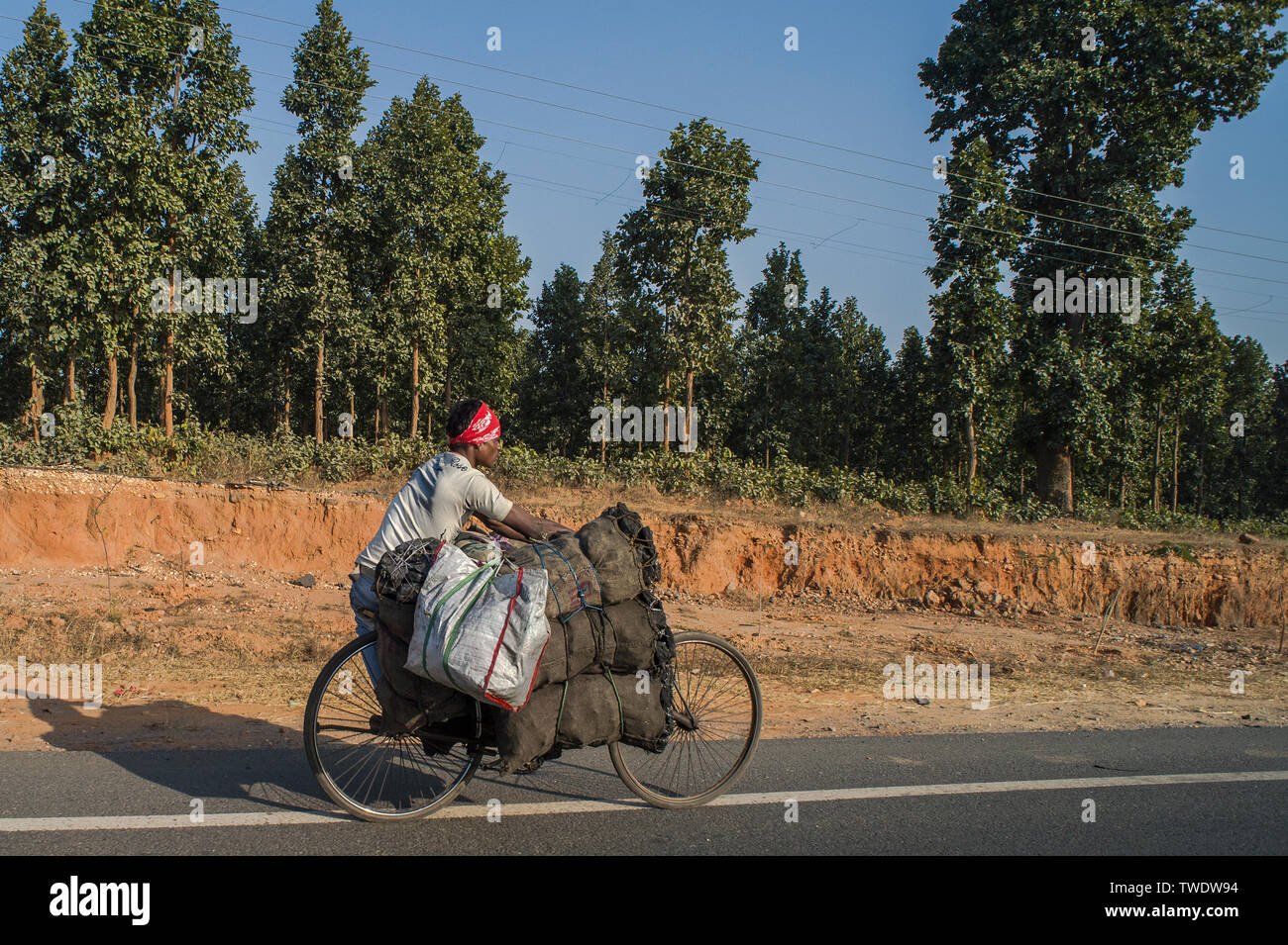 The coal-cycle wallahs of Jharkhand, pushing 300kg for 30km-Kokar Chawk ...