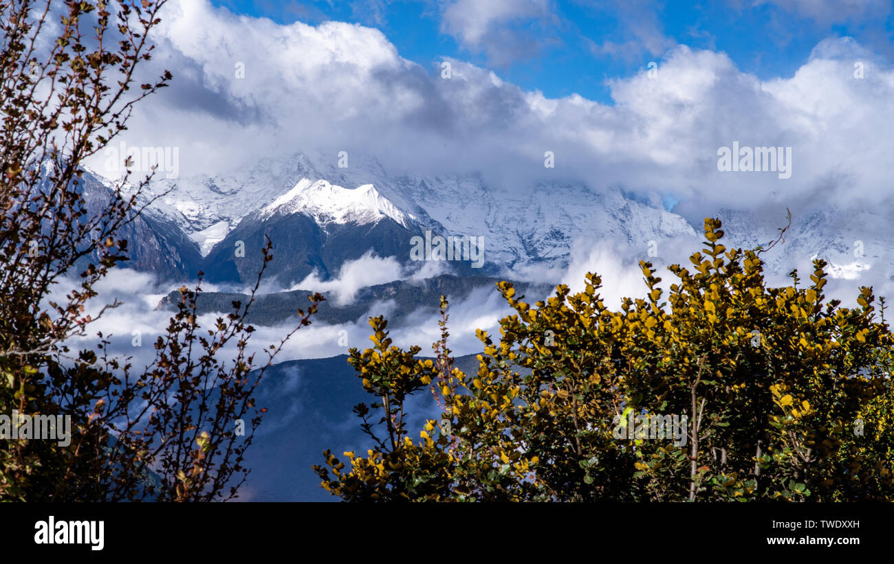 Meri snow mountains hi-res stock photography and images - Alamy