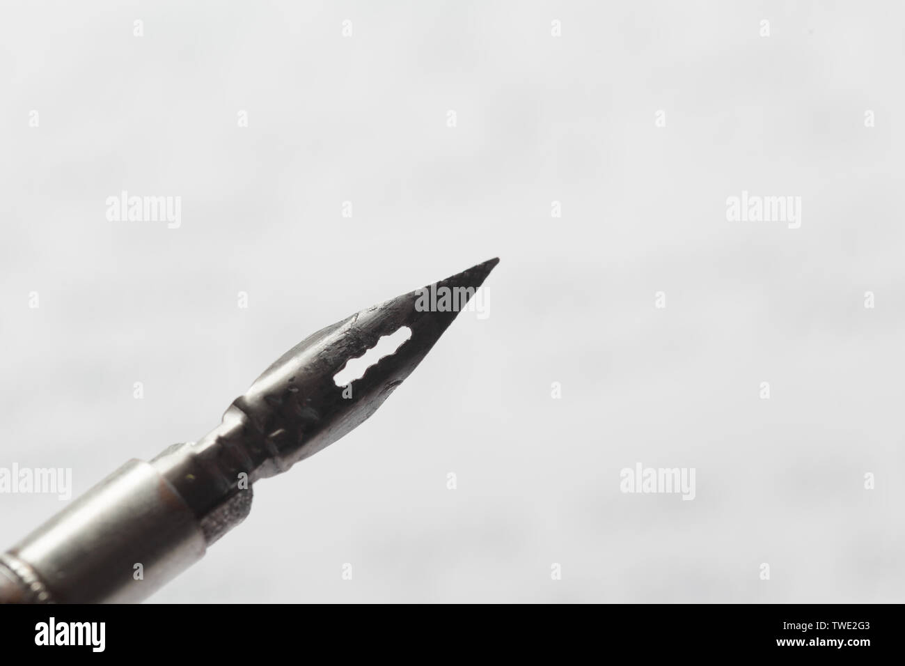 Antique fountain pen writing Stock Photo - Alamy