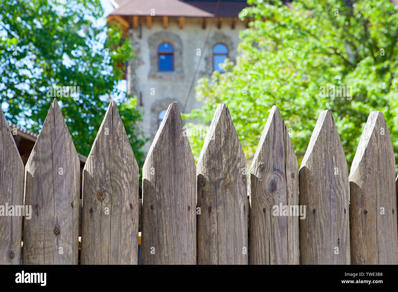 Wooden log fence Stock Photo - Alamy