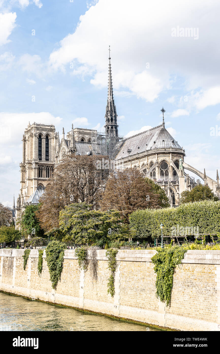Parisian gothic architecture hi-res stock photography and images - Alamy
