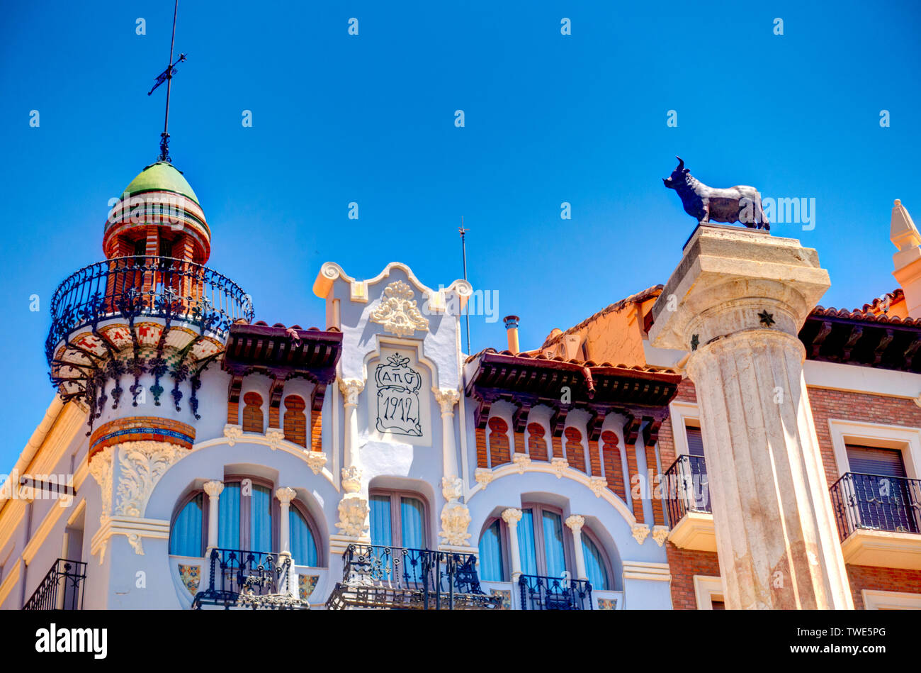 Teruel lovers sculpture hi-res stock photography and images - Alamy
