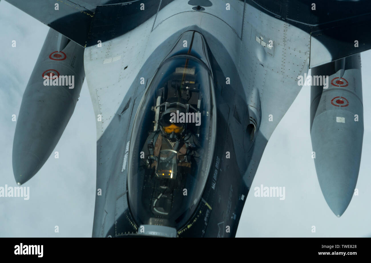 A U.S Air Force F-16 Fighting Falcon pilot assigned to the 18th ...