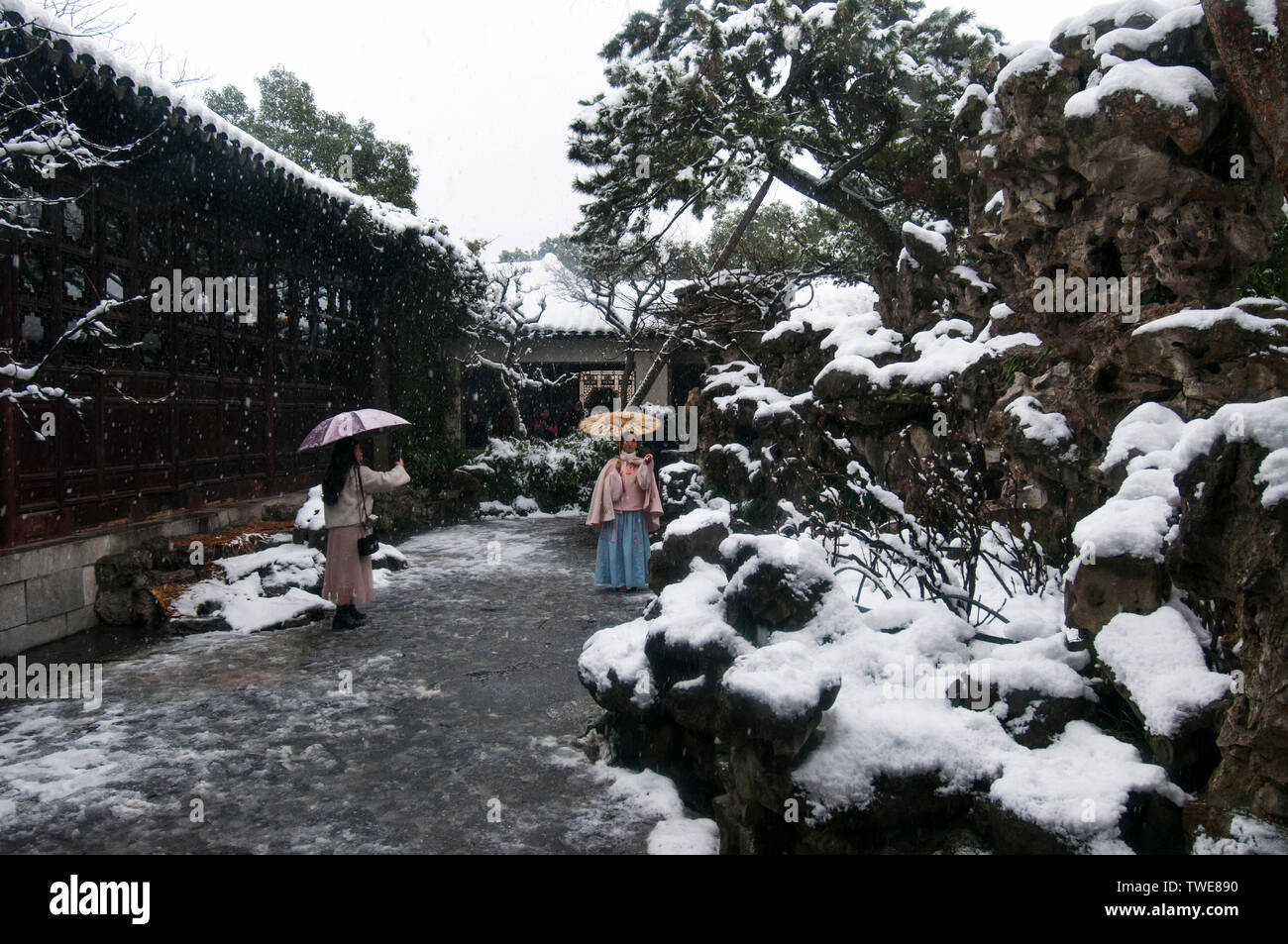 Snow scenery Suzhou Garden Stock Photo - Alamy