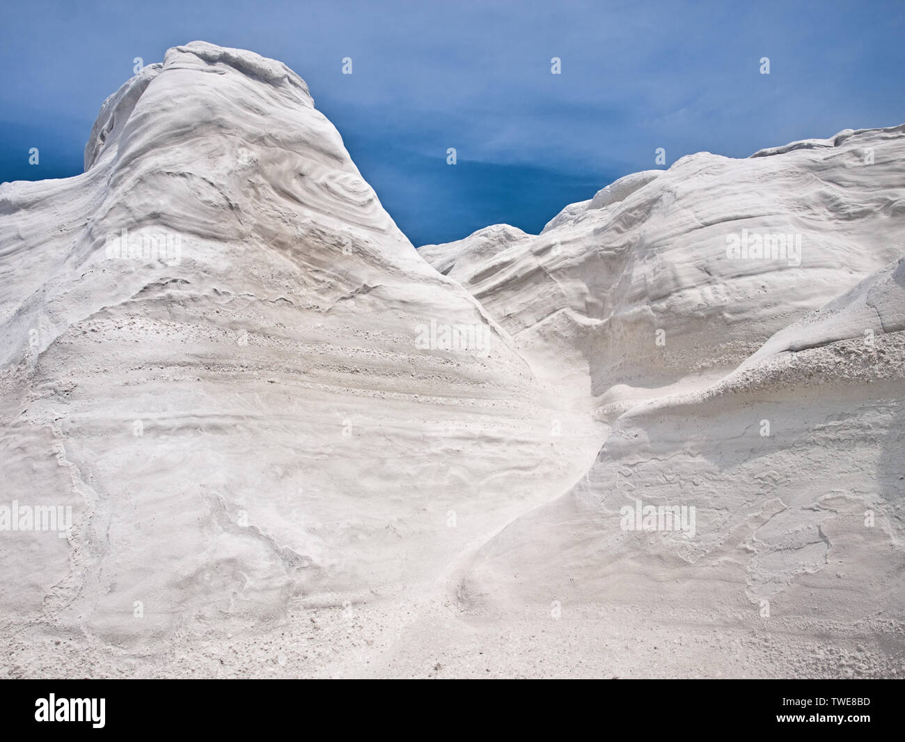 White rock cliff milos island hi-res stock photography and images - Alamy