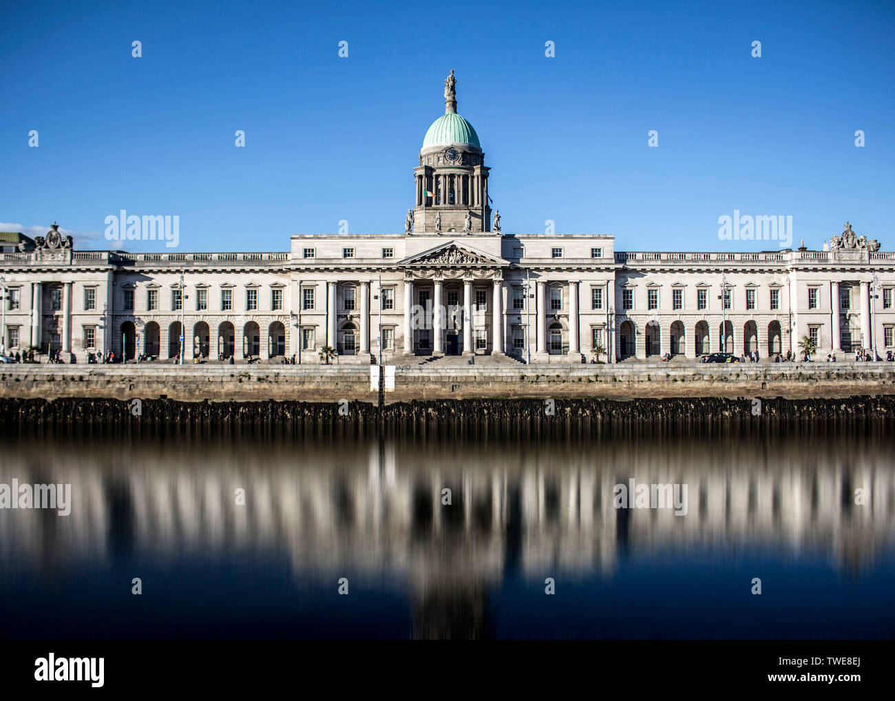 Dublin Customs House Stock Photo - Alamy
