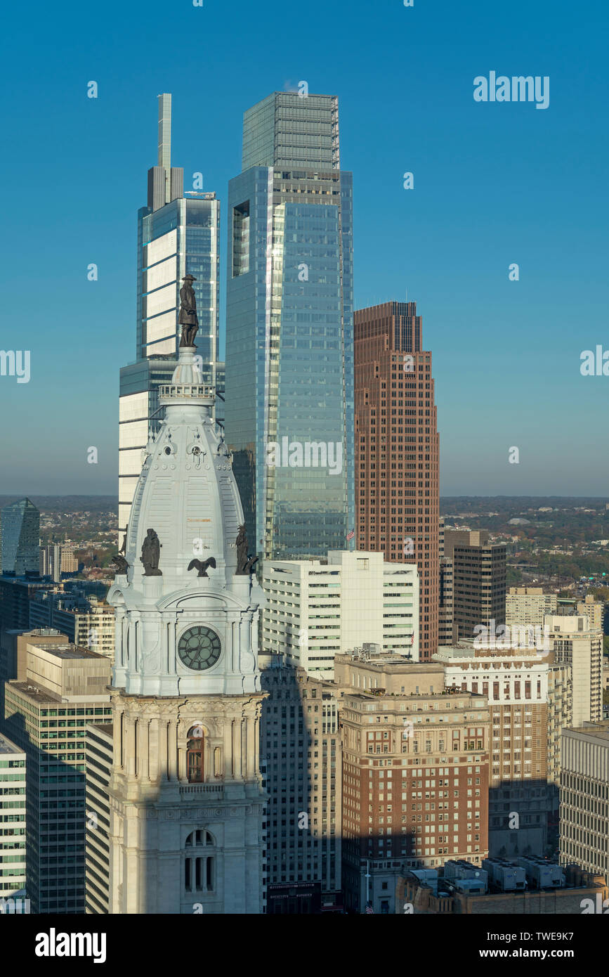 CITY HALL (©JOHN MCARTHUR JR 1901) COMCAST CENTER (©ROBERT A M STERN ...