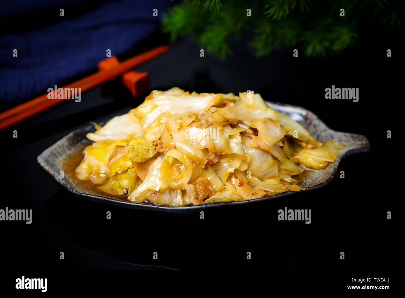 Hand torn cabbage pot hi-res stock photography and images - Alamy