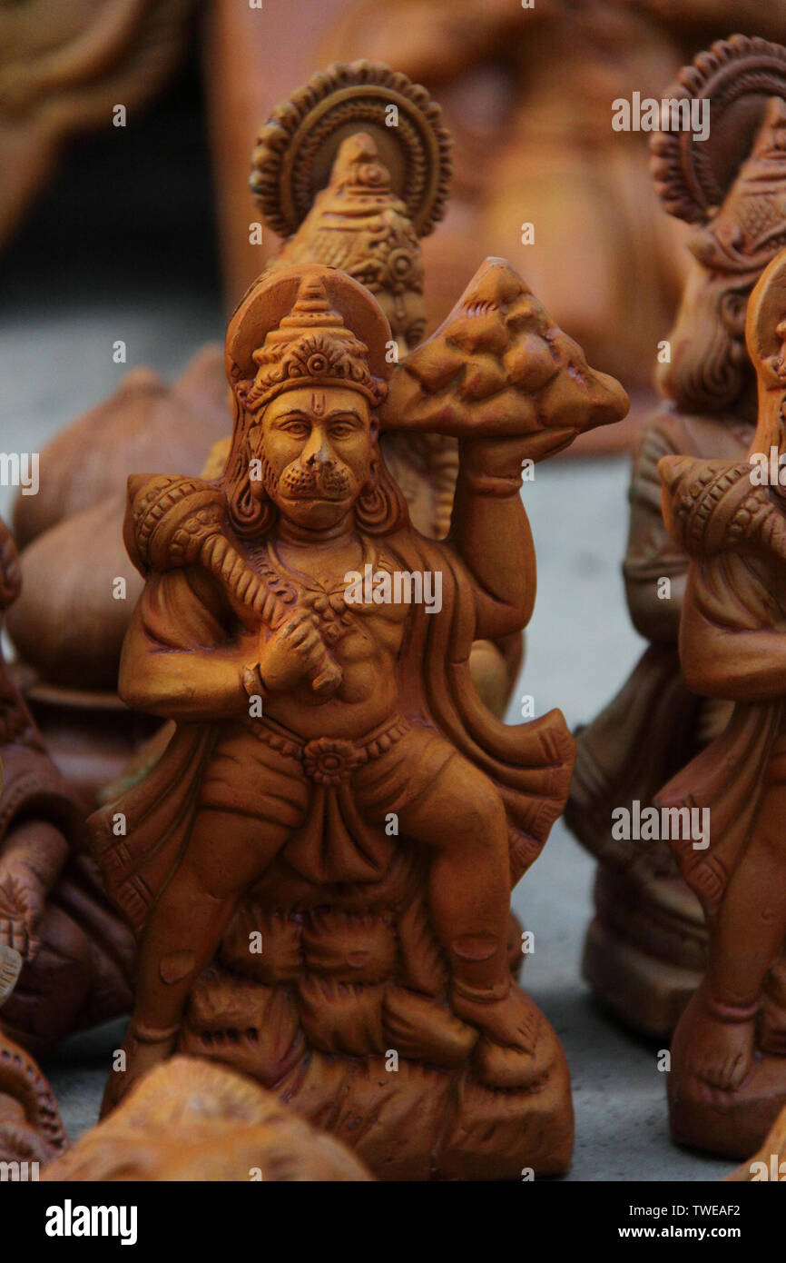 Indian sculpture craft shop hi-res stock photography and images - Alamy