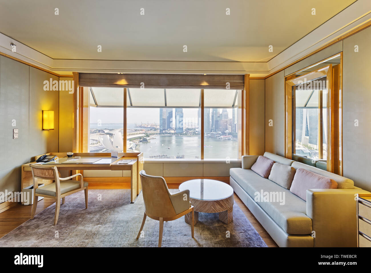 Luxurious houses and tables hi-res stock photography and images - Alamy