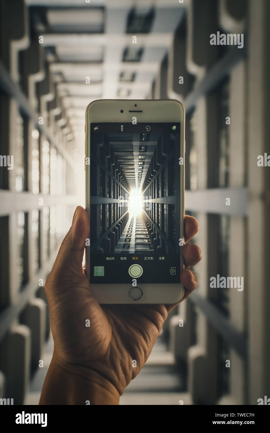 cell phone photography Stock Photo - Alamy