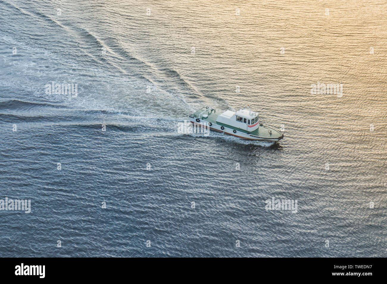 High speed motor cruiser hi-res stock photography and images - Alamy