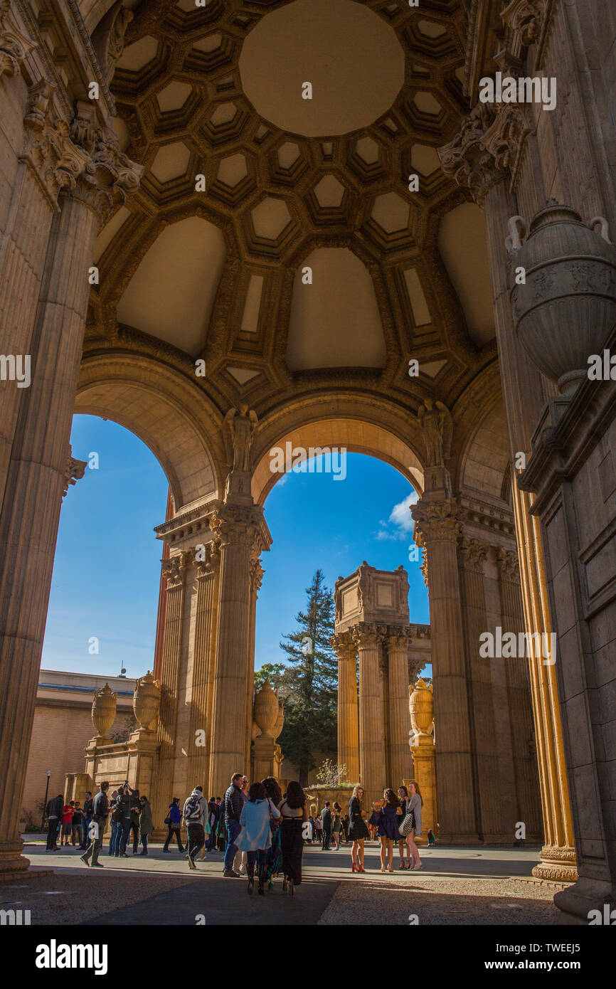 High rise building historical monuments hi-res stock photography and ...