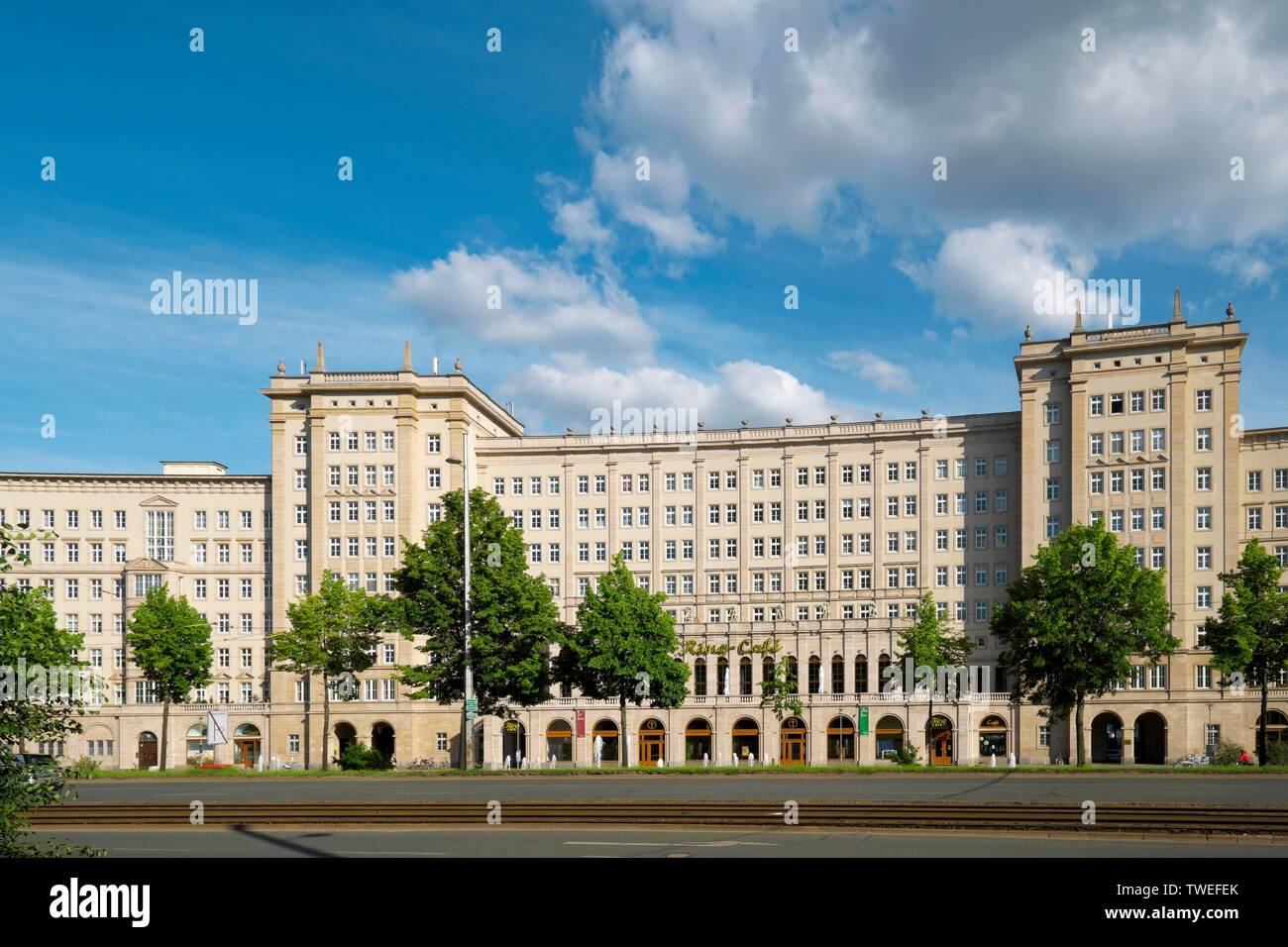 Stalinist classicism hi-res stock photography and images - Alamy