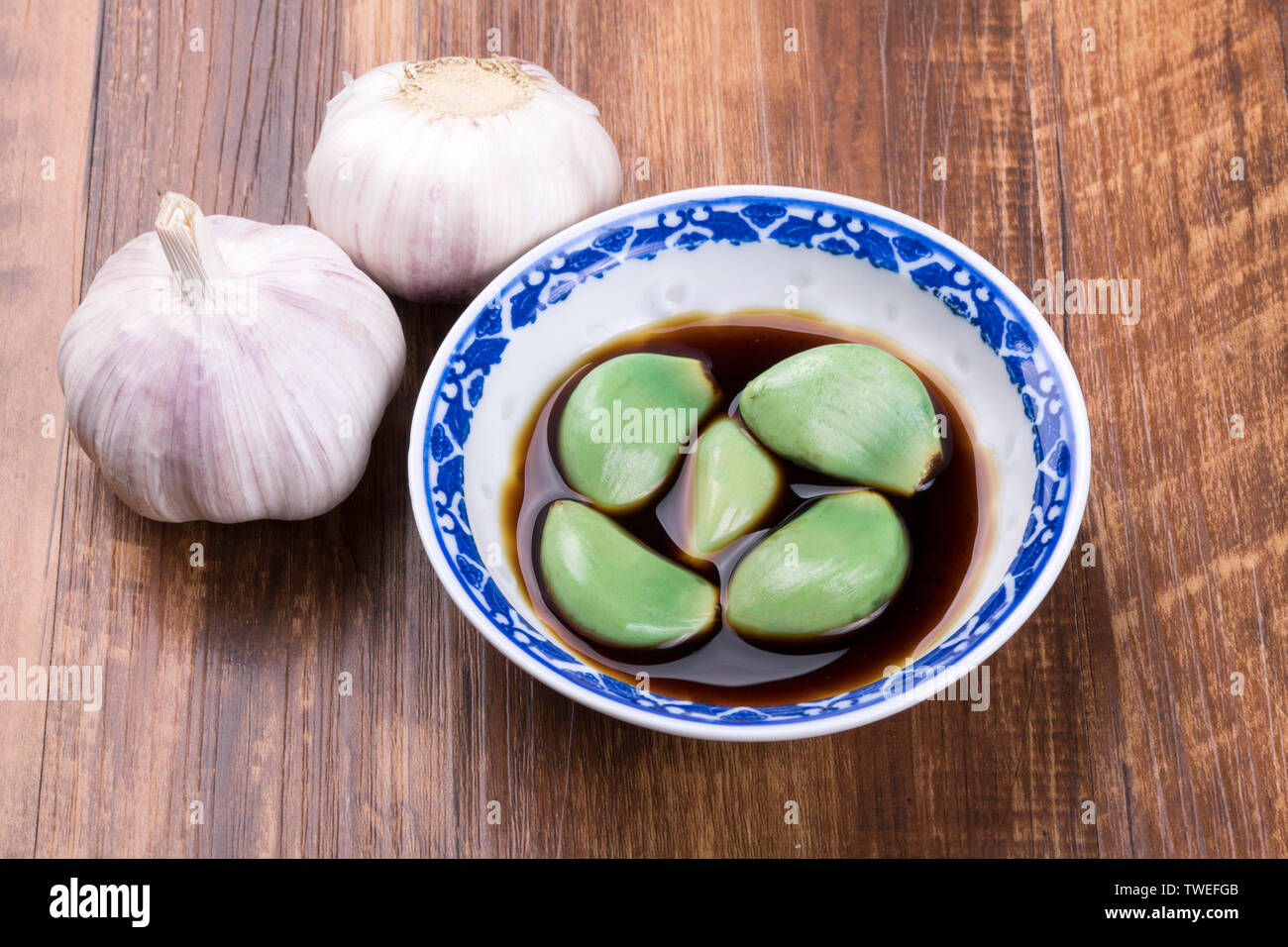 Garlic valves hi-res stock photography and images - Alamy