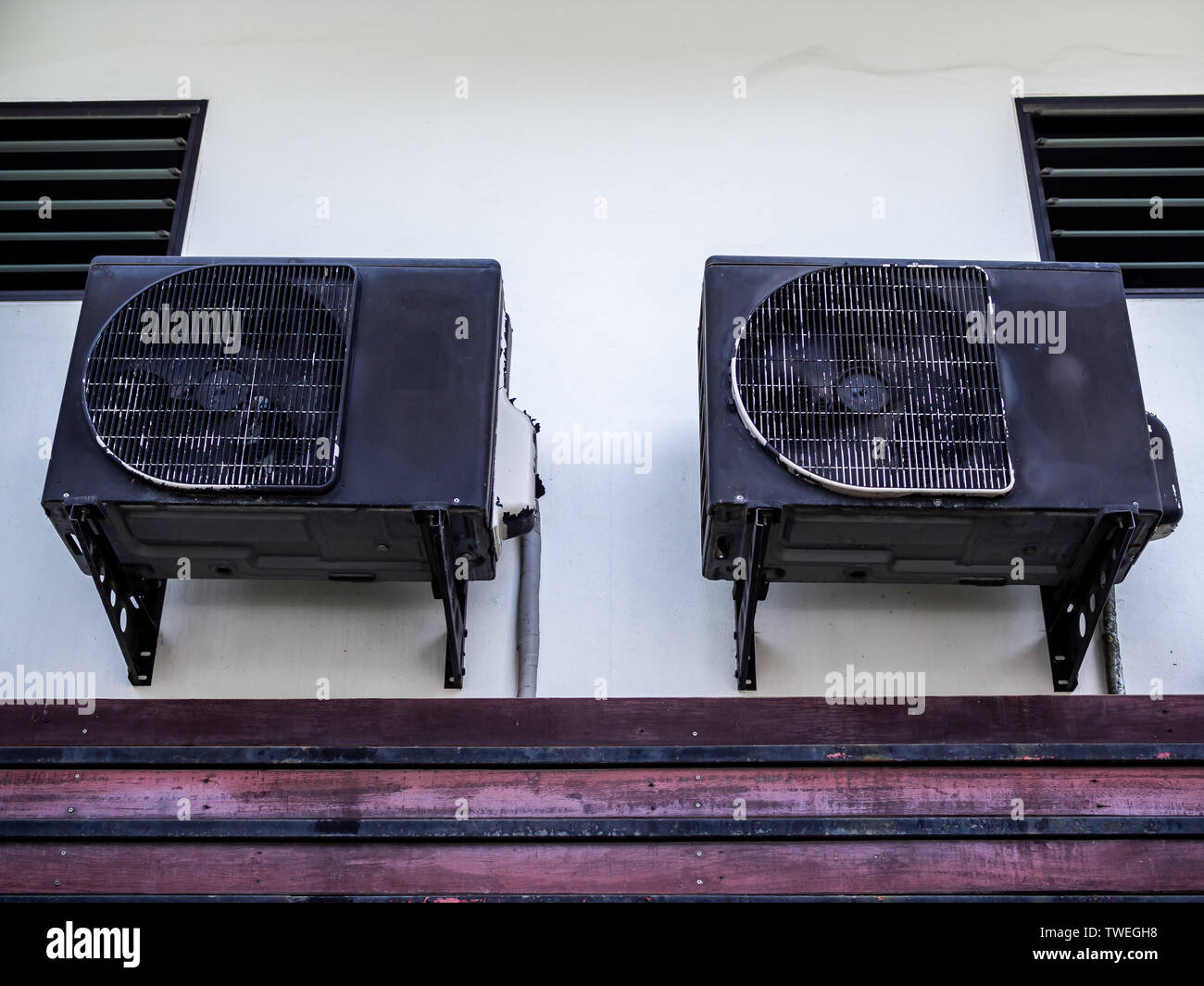 Air conditioning compressors hi-res stock photography and images - Alamy