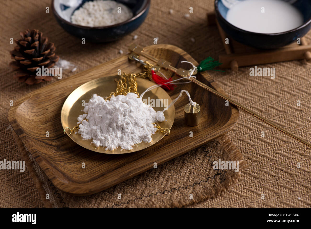 Edible starch hi-res stock photography and images - Alamy
