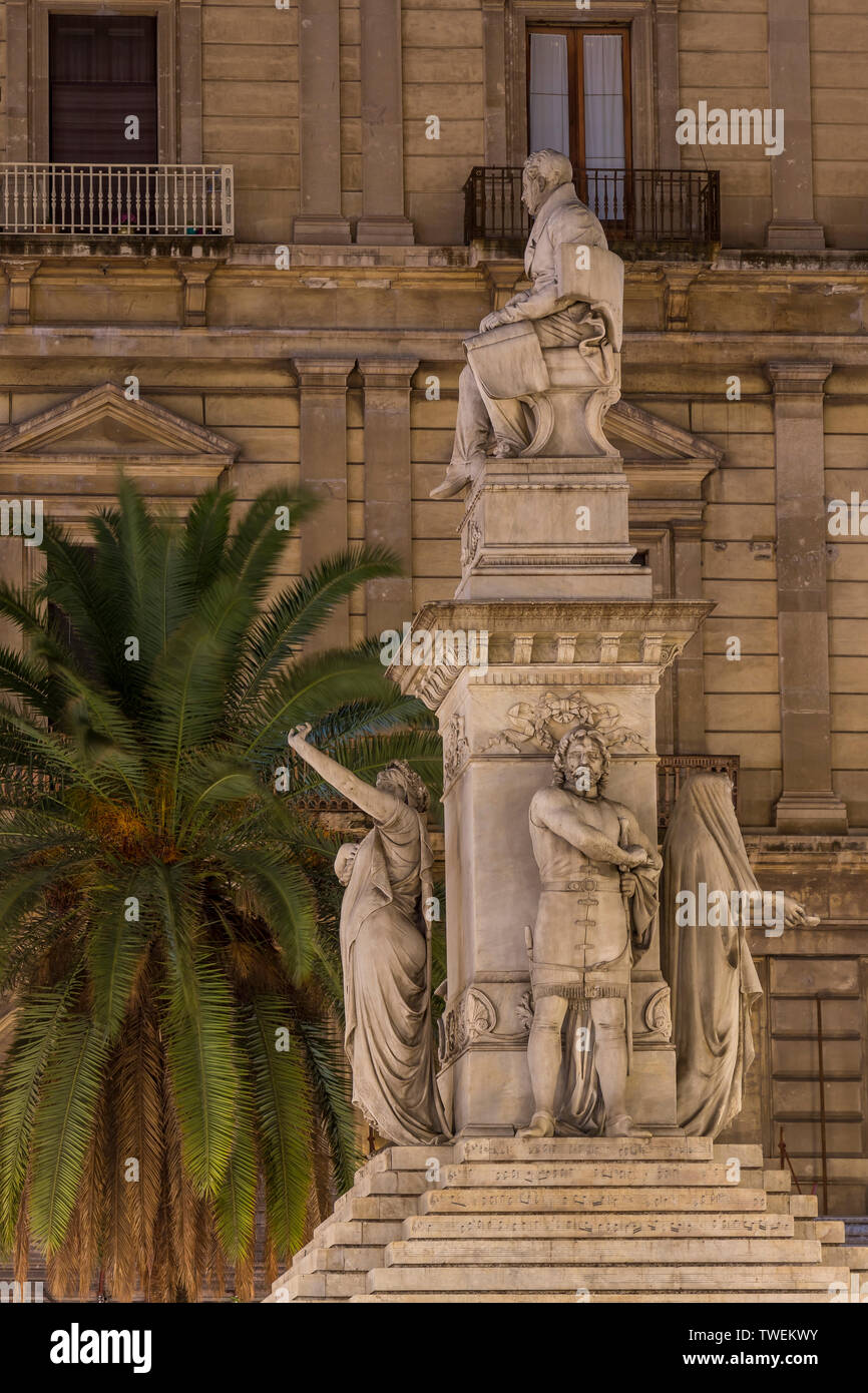 Sicily monument statue history hi-res stock photography and images - Alamy