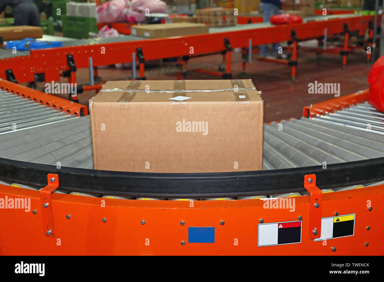 Box cargo conveyor hi-res stock photography and images - Alamy