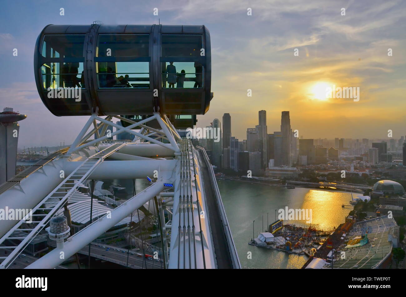 Singapore Ferris wheel Stock Photo - Alamy