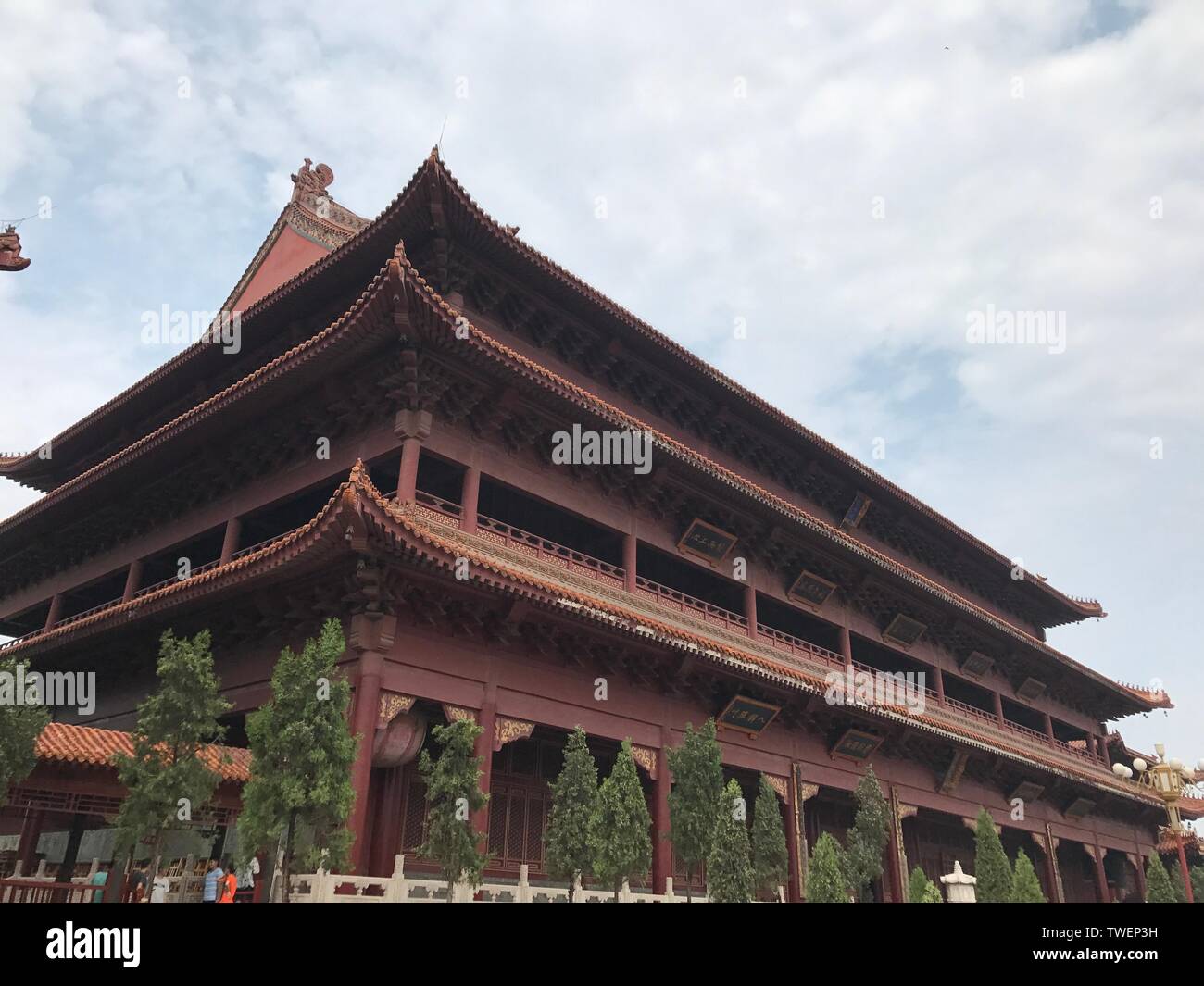 Sunlight roofs and palaces hi-res stock photography and images - Alamy