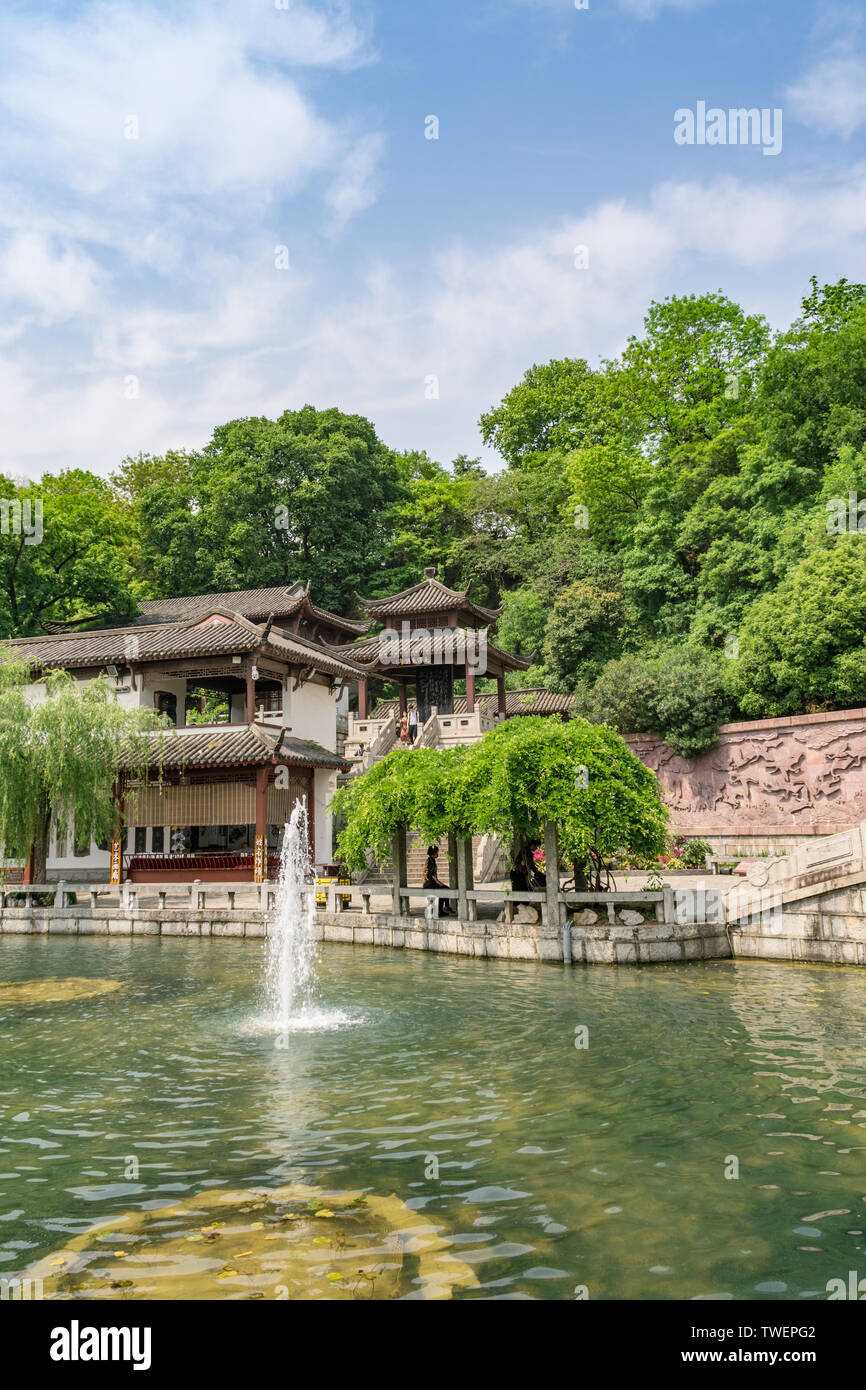 Ancient Chinese gardens - ancient buildings, rockery, pavilion pond ...
