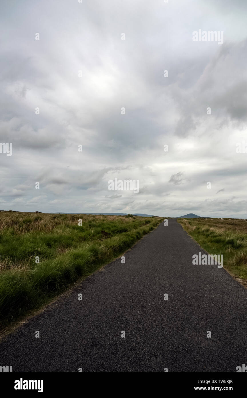 Empty road landscape hi-res stock photography and images - Alamy