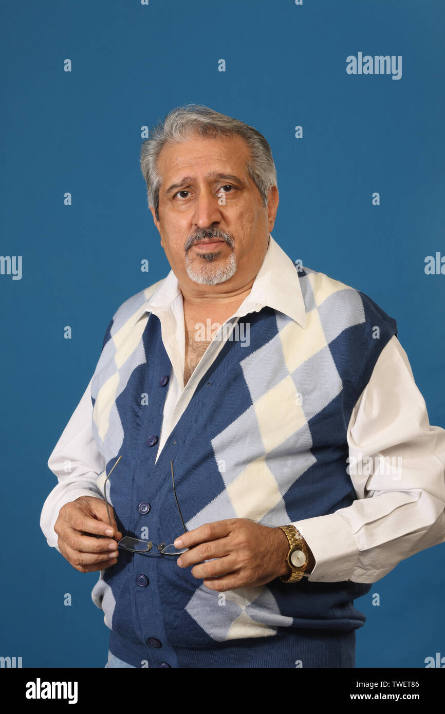 Portrait of a man standing Stock Photo - Alamy