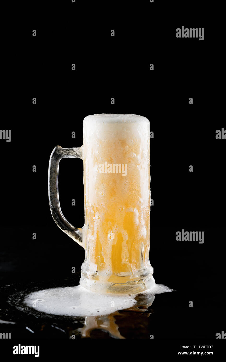 Full glass of water spilled hi-res stock photography and images - Alamy