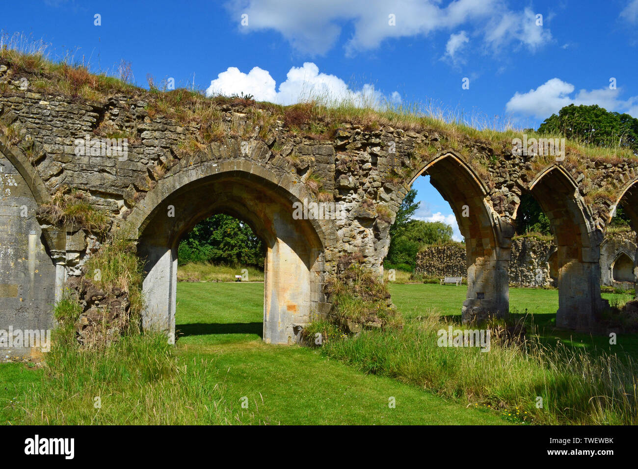 Courtyard of abbey hi-res stock photography and images - Alamy