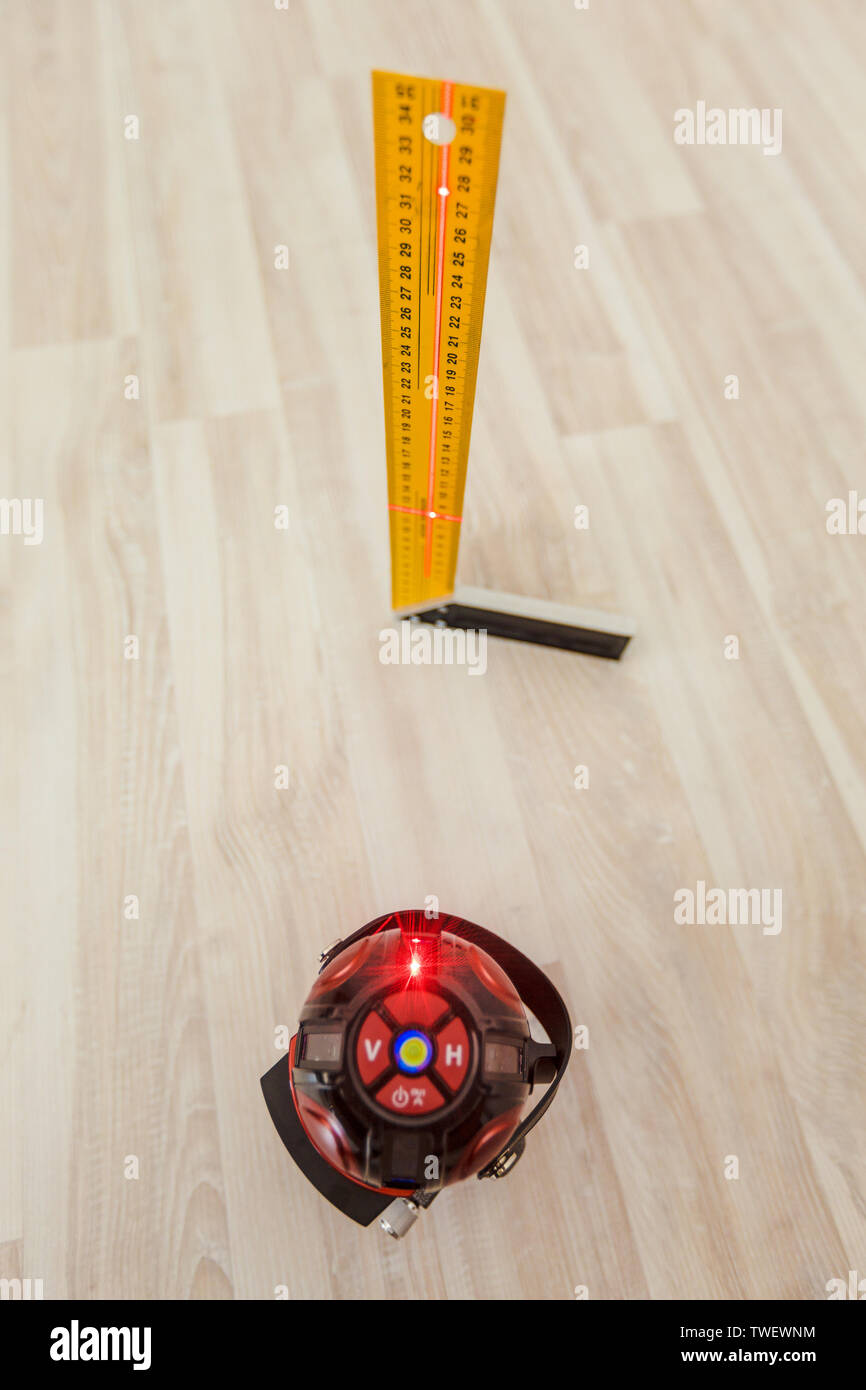Laser level measuring tool Stock Photo - Alamy