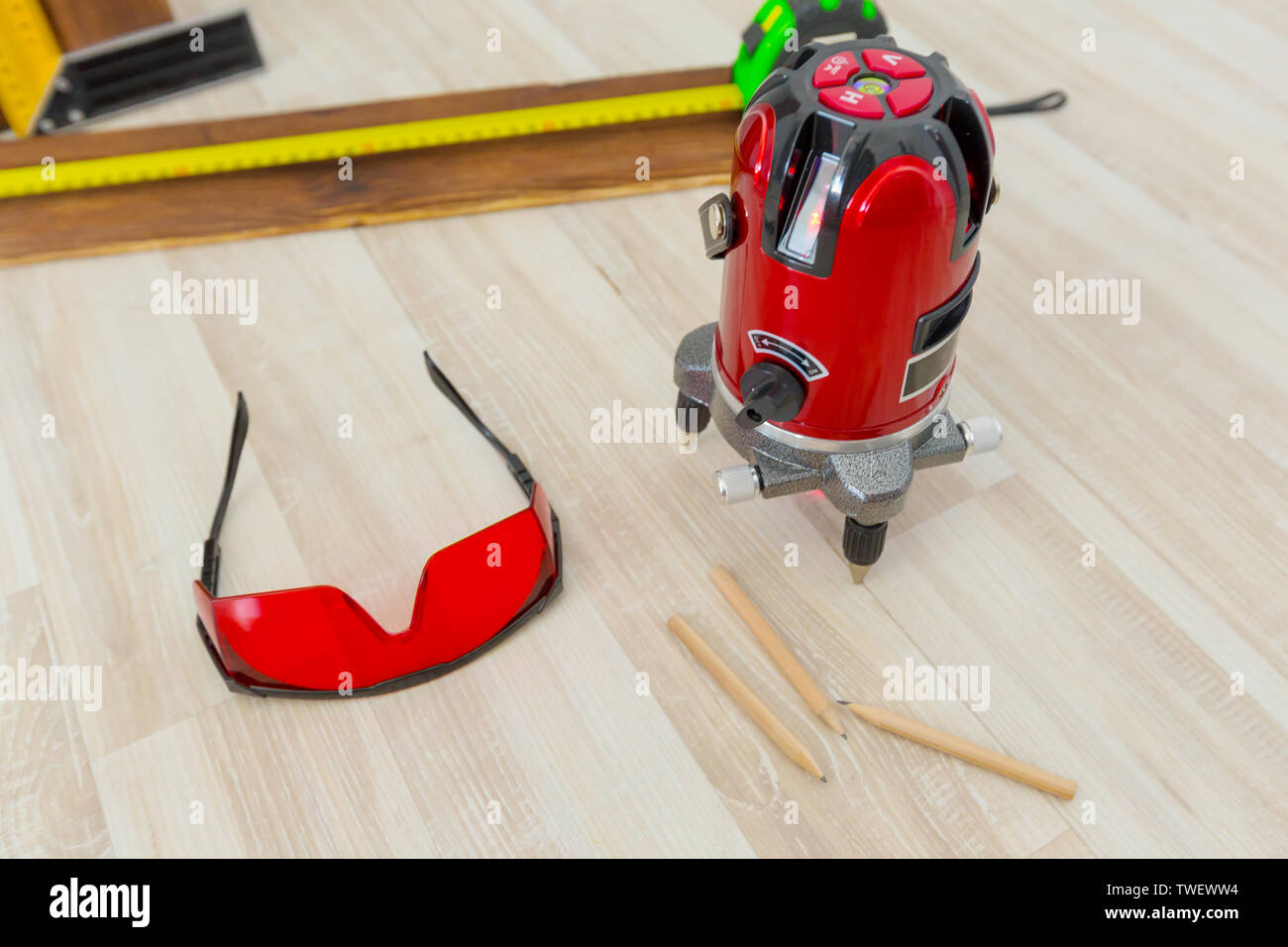 Laser level measuring tool Stock Photo - Alamy