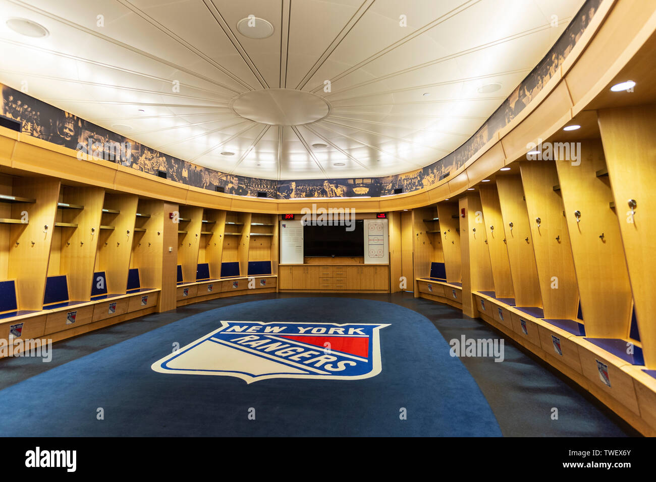 New york rangers logo hi-res stock photography and images - Alamy