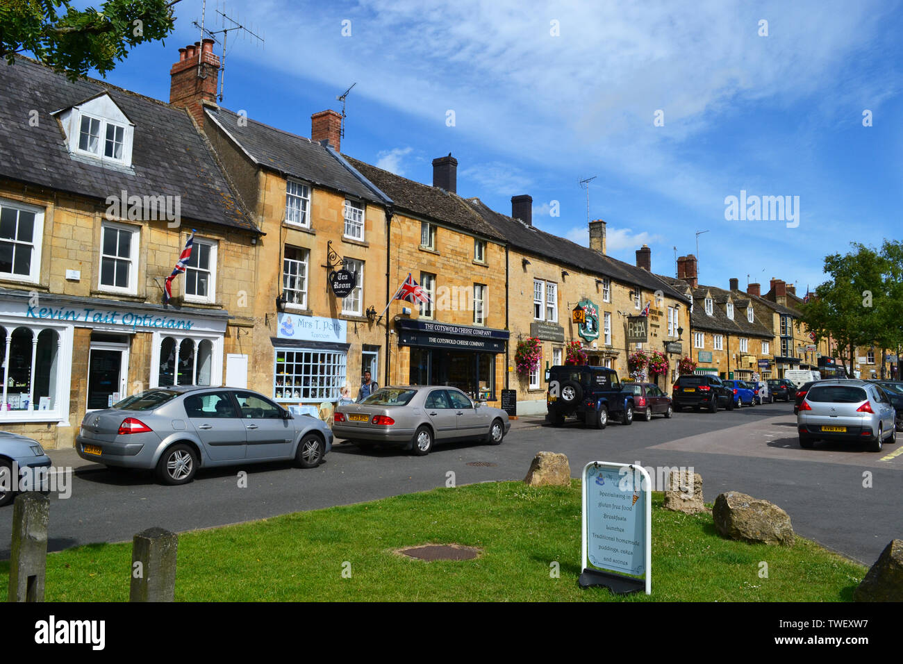 High street moreton in marsh gloucestershire england uk hi-res stock ...