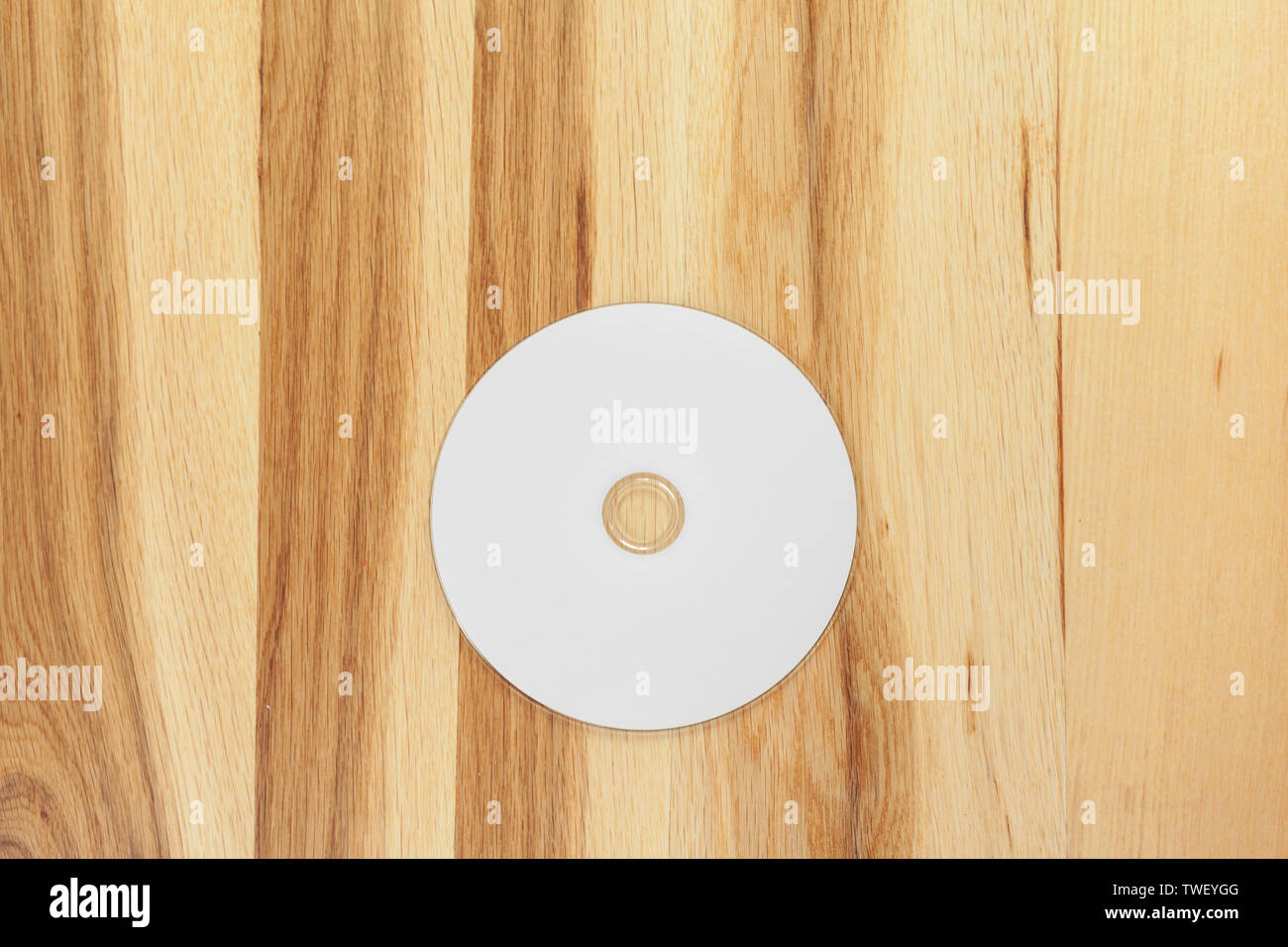 Blank white disk Stock Photo - Alamy